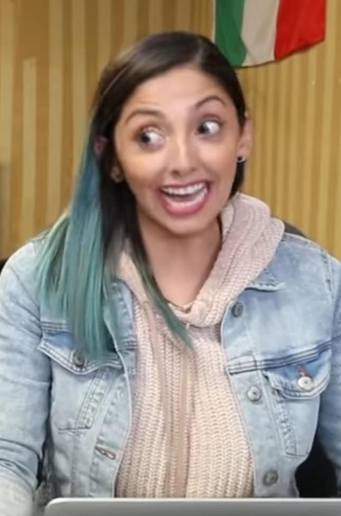 When She Sees A Big 🍆🍆🍆 Scrolller