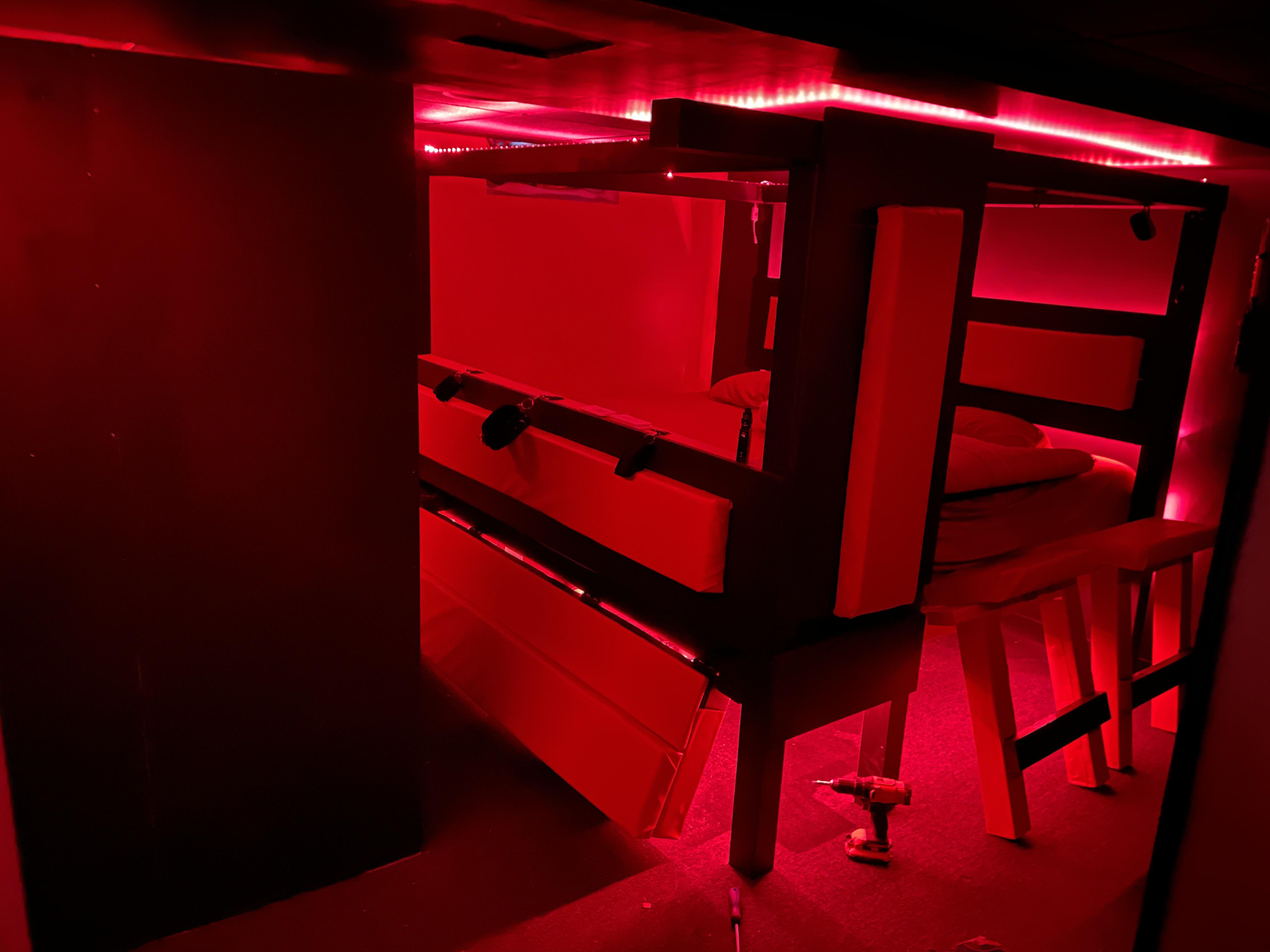 When the wife asks, “Can we add a gloryhole”? You can guess my answer | Scrolller