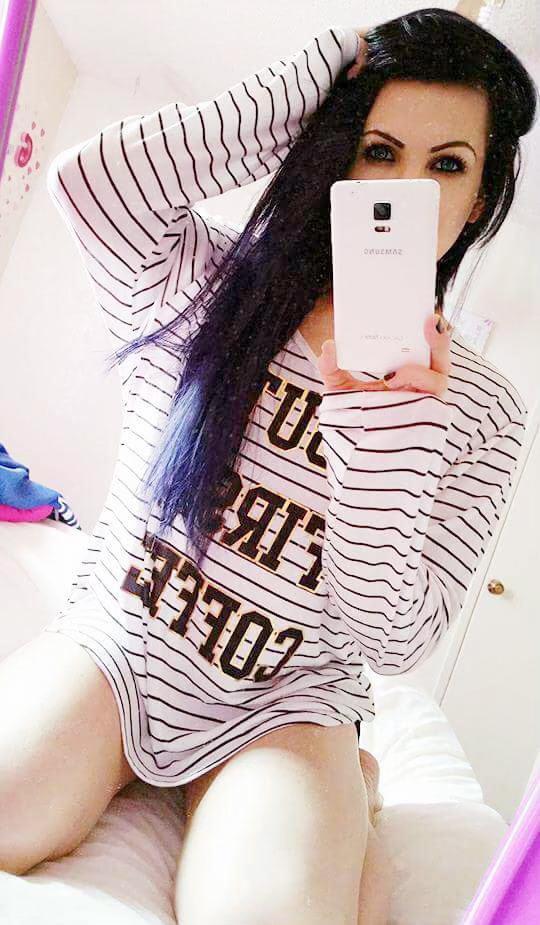 Where them cute emo boys at?🤤😝 | Scrolller