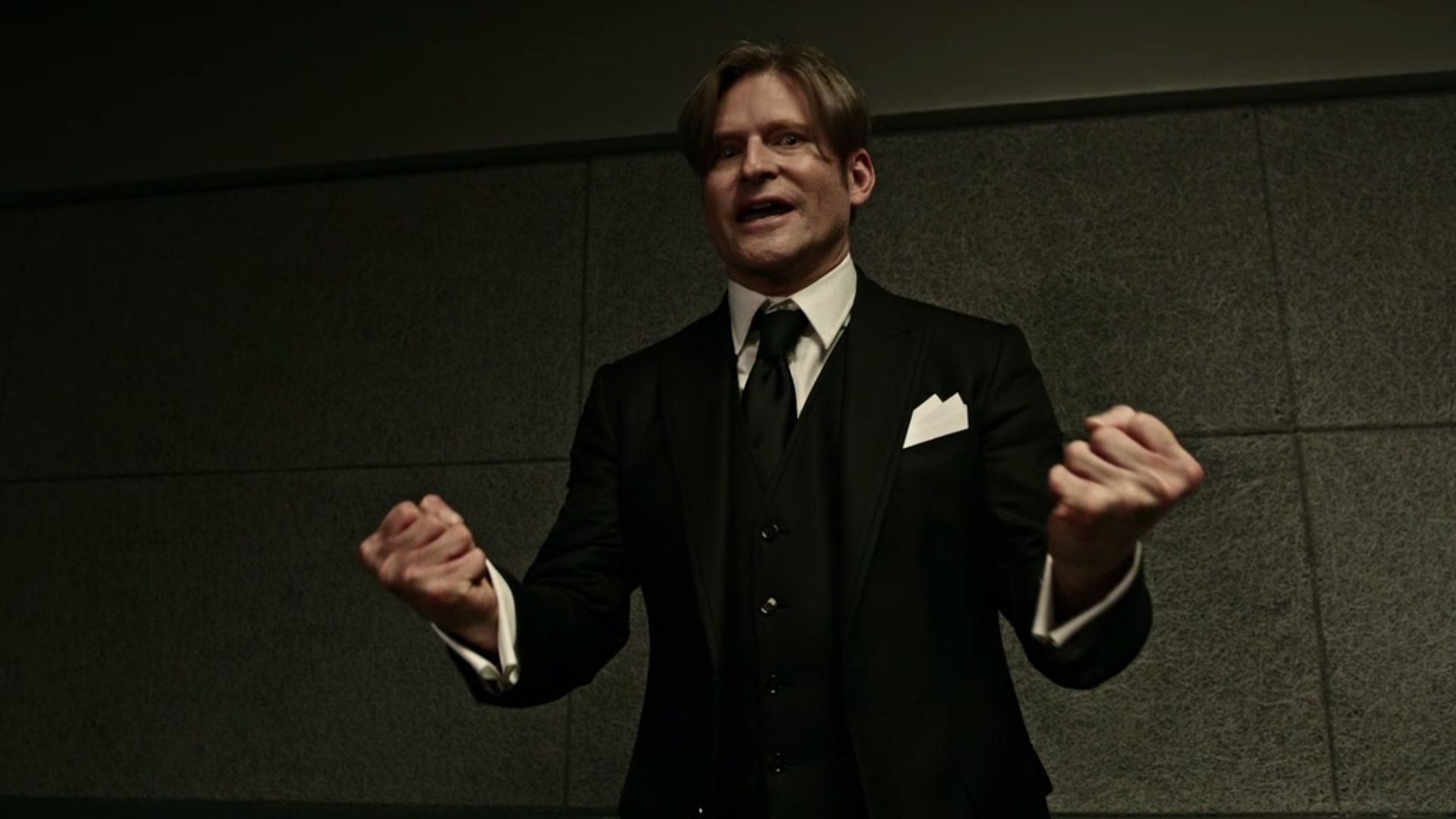 Which designer made this suit? Or is it a custom one? | Scrolller