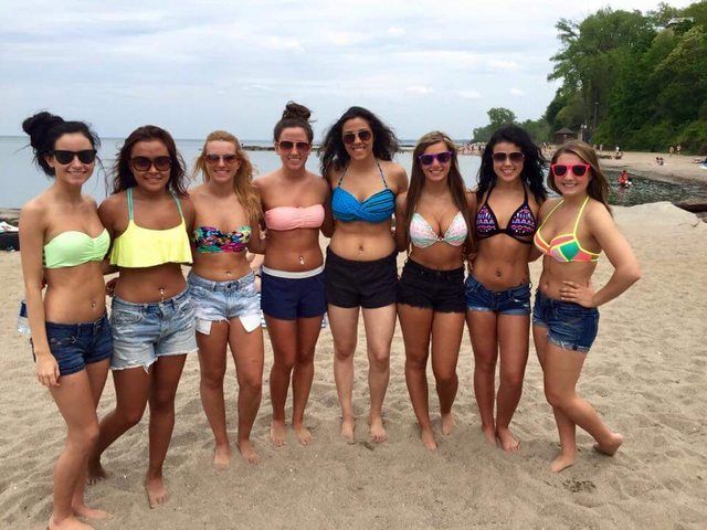 Average Hotties | Scrolller