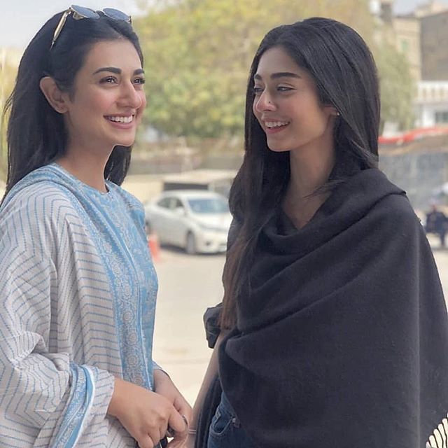 Which sister would you bang first? Sarah or Noor?? | Scrolller