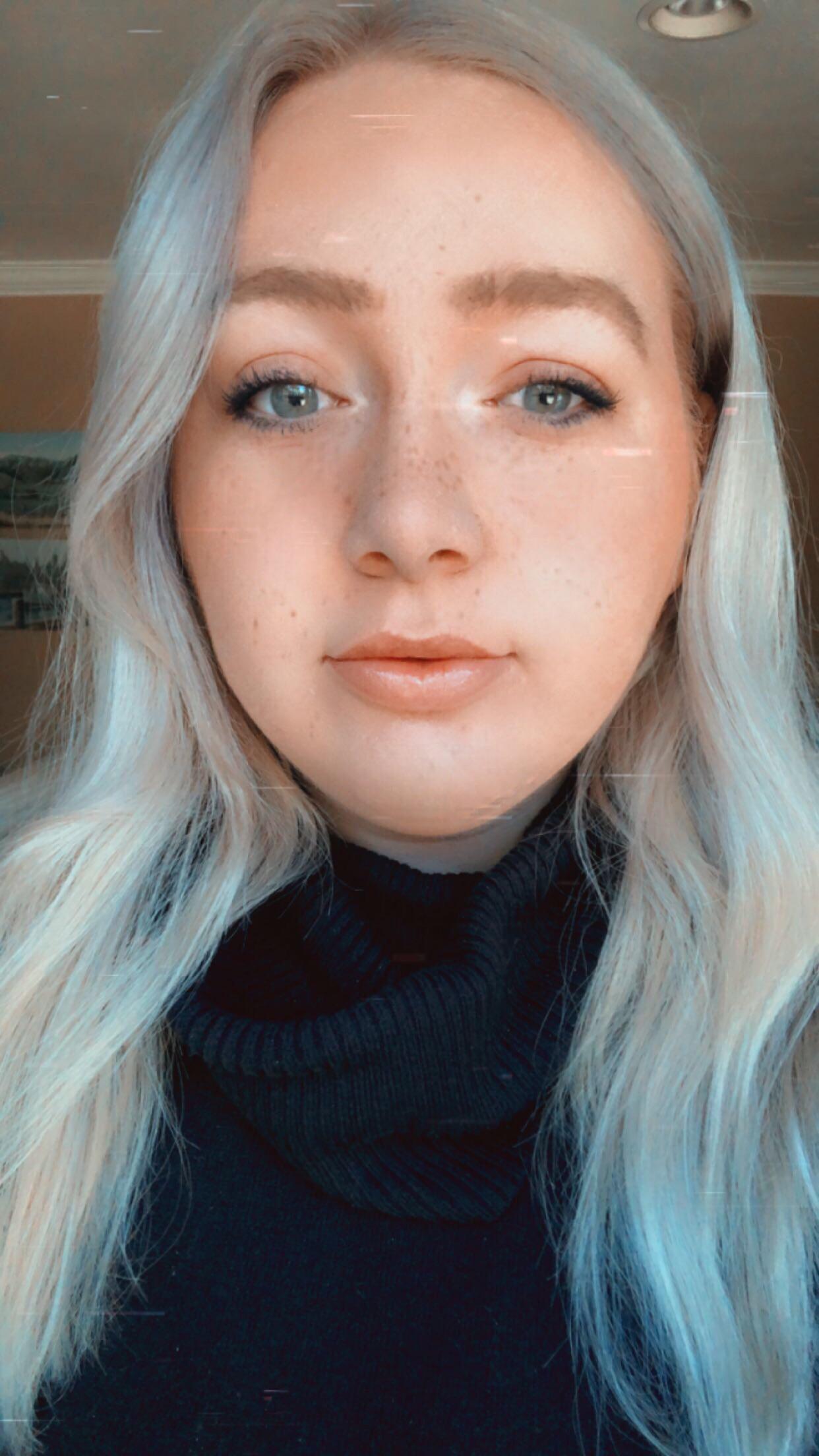 white blonde {24 f} | Scrolller