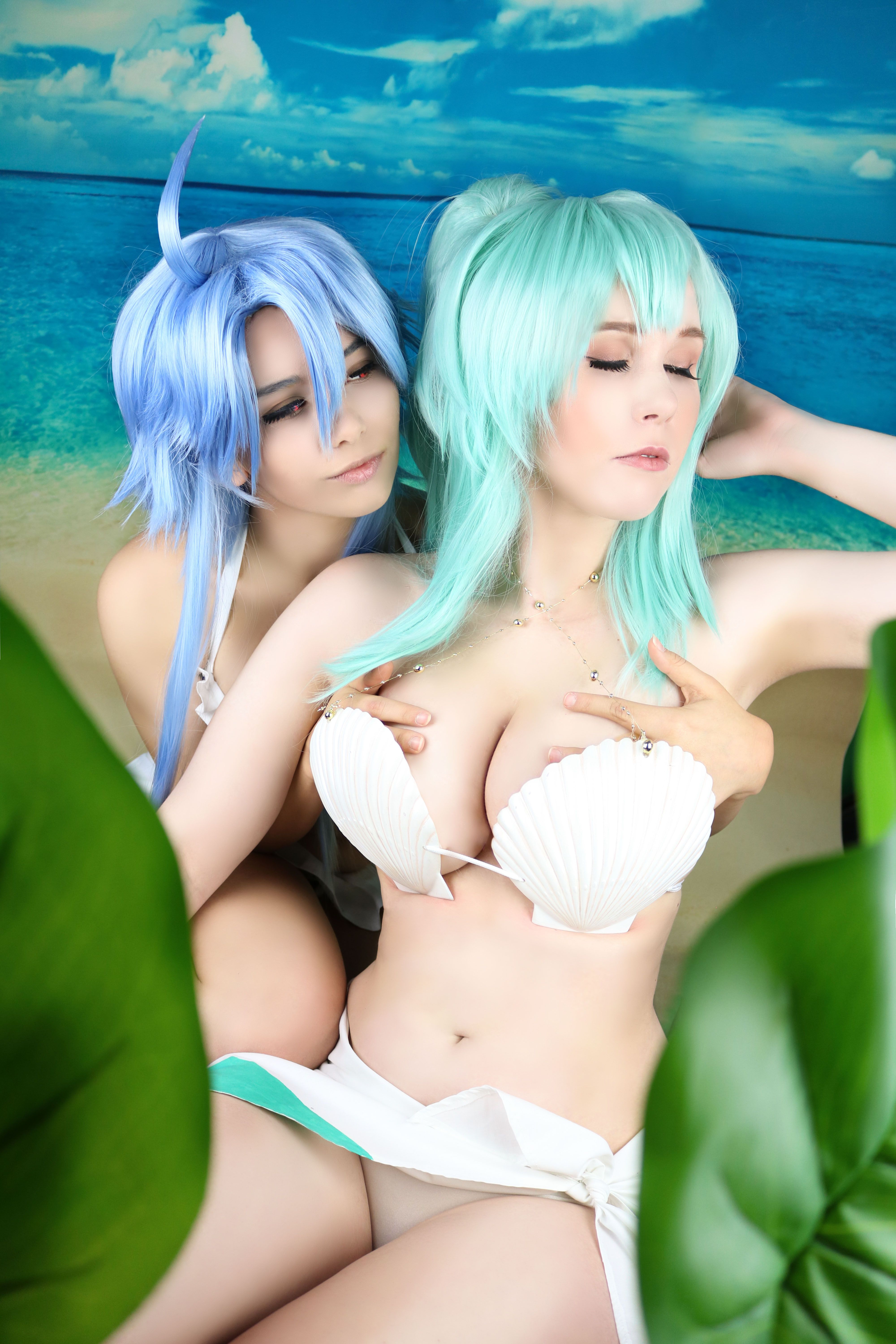 White Heart X Green Heart Yuri by Gunaretta and Pancake Cosplay | Scrolller