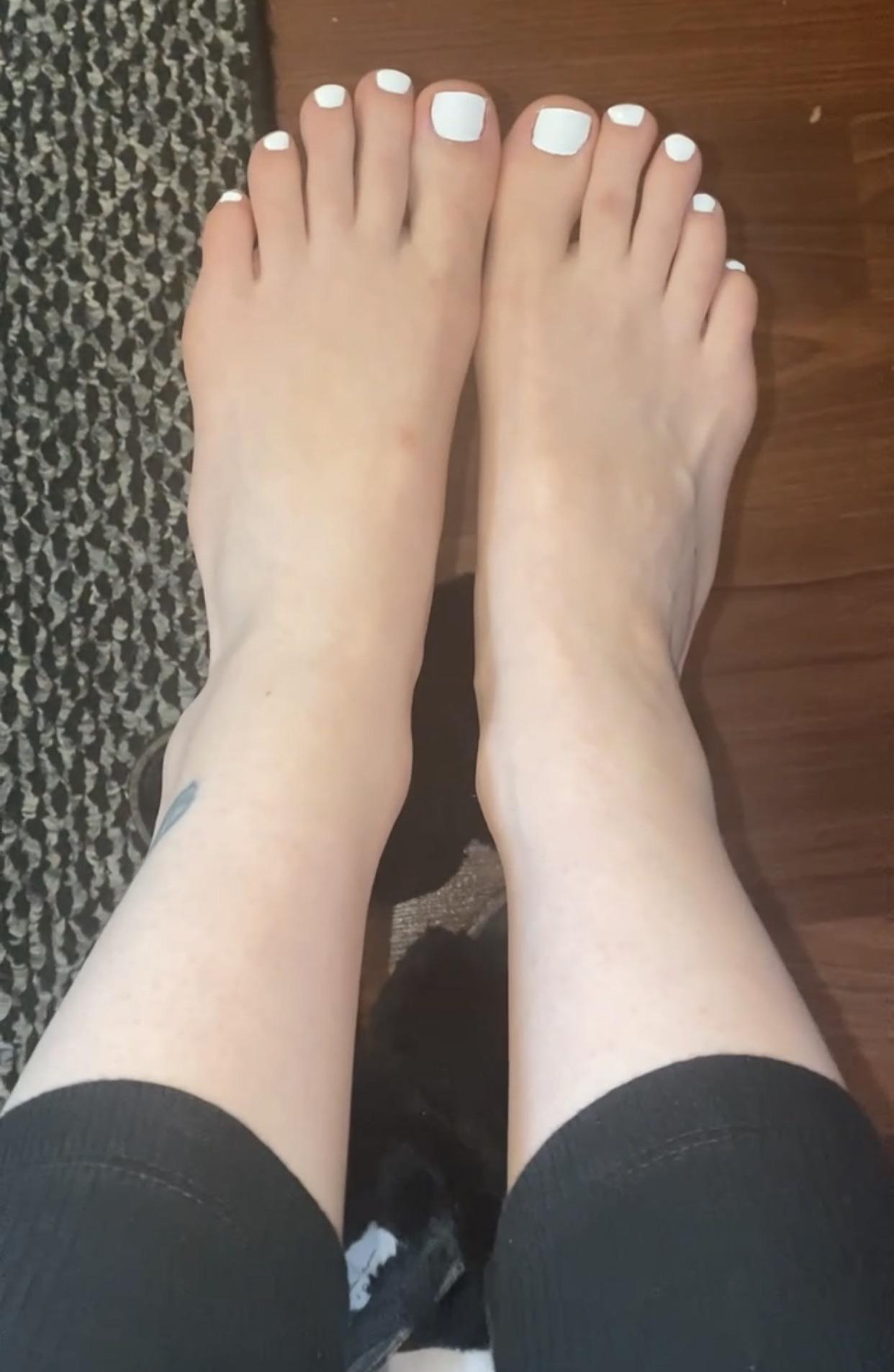White toes are my favorite 🥰 | Scrolller