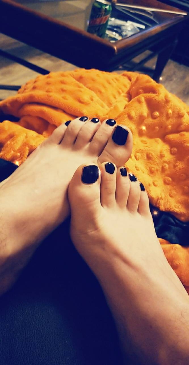 Who Else Has Pretty Feet Who Would Love Them Covered In Cum Show Me Your Pretty Feet🤤 Scrolller