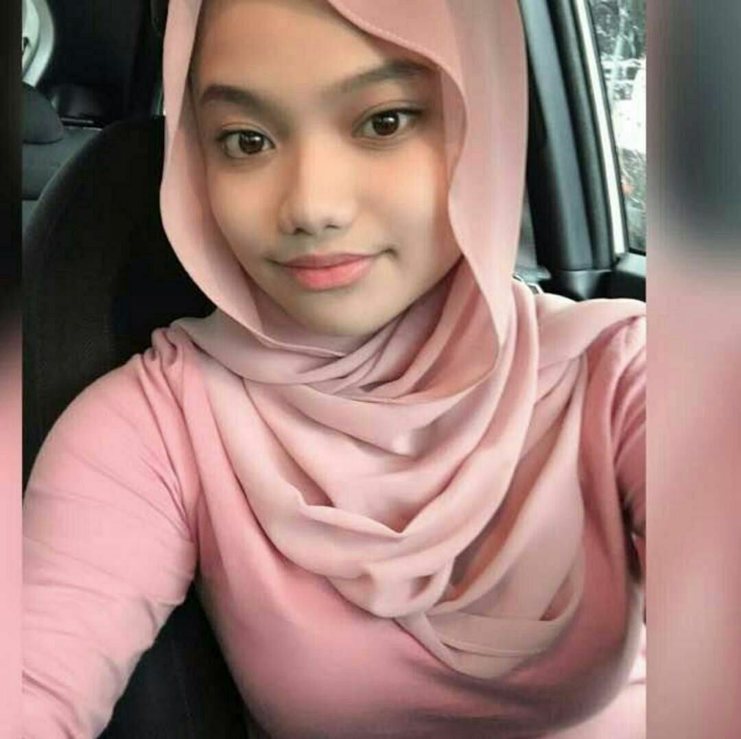 Who have her full collection ? | Scrolller