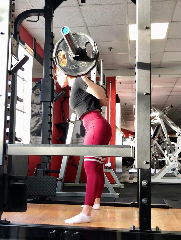 Who likes short girls who squat? | Scrolller