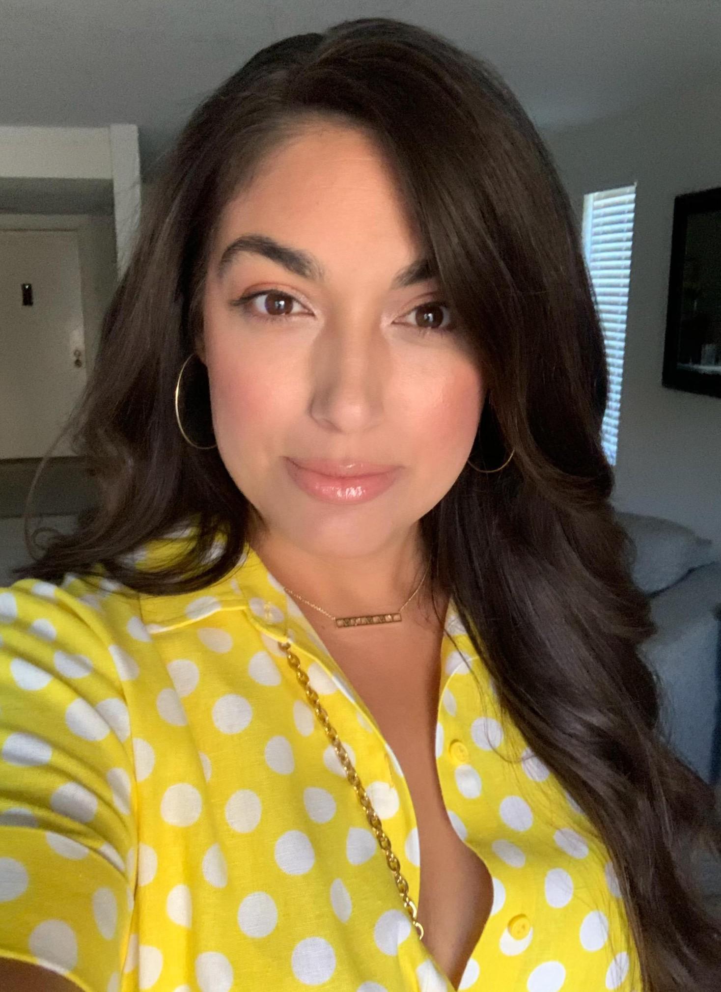 Who Loves Mommy Nadia?? | Scrolller