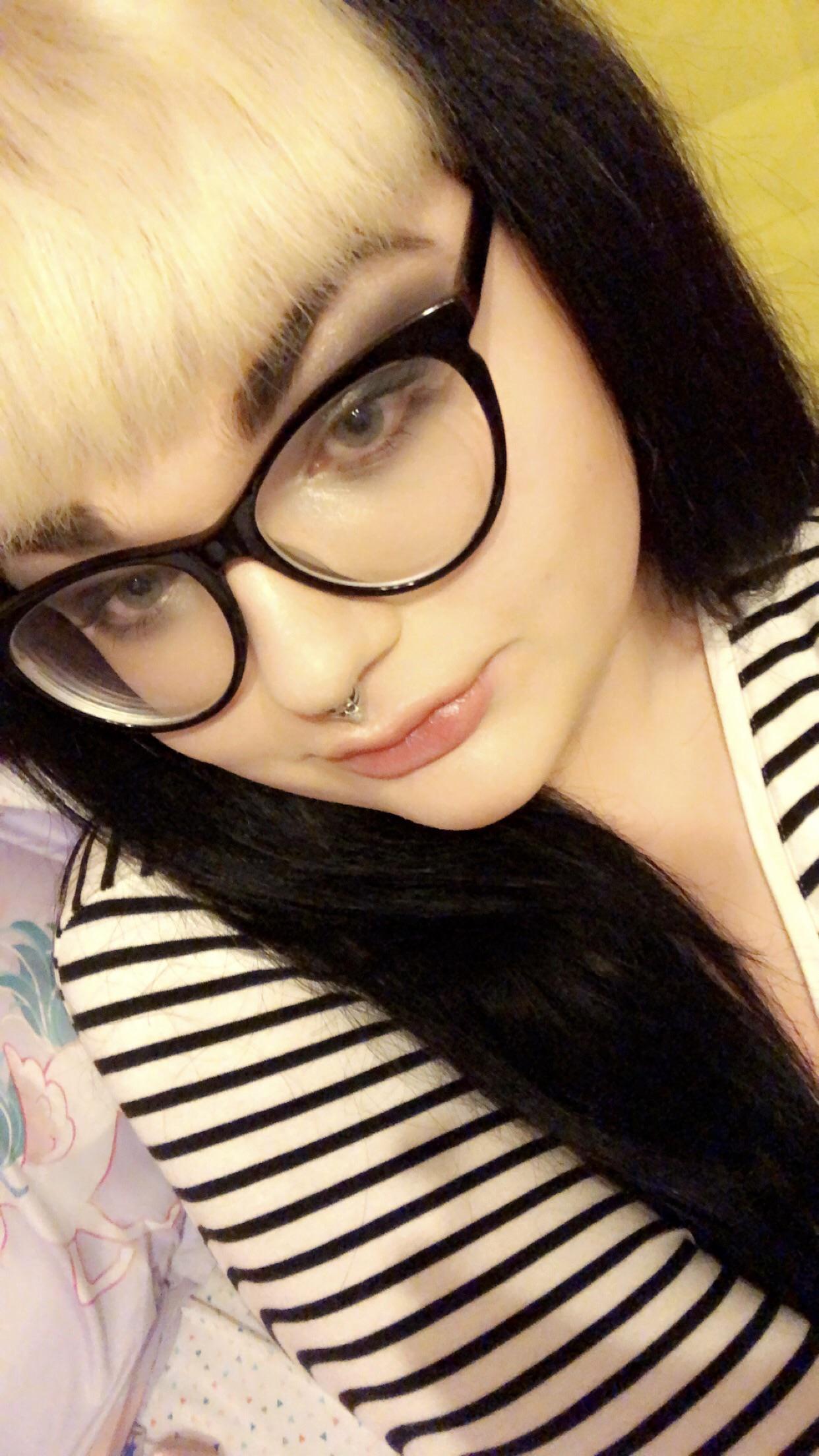 Who wants me as their goth gf? | Scrolller