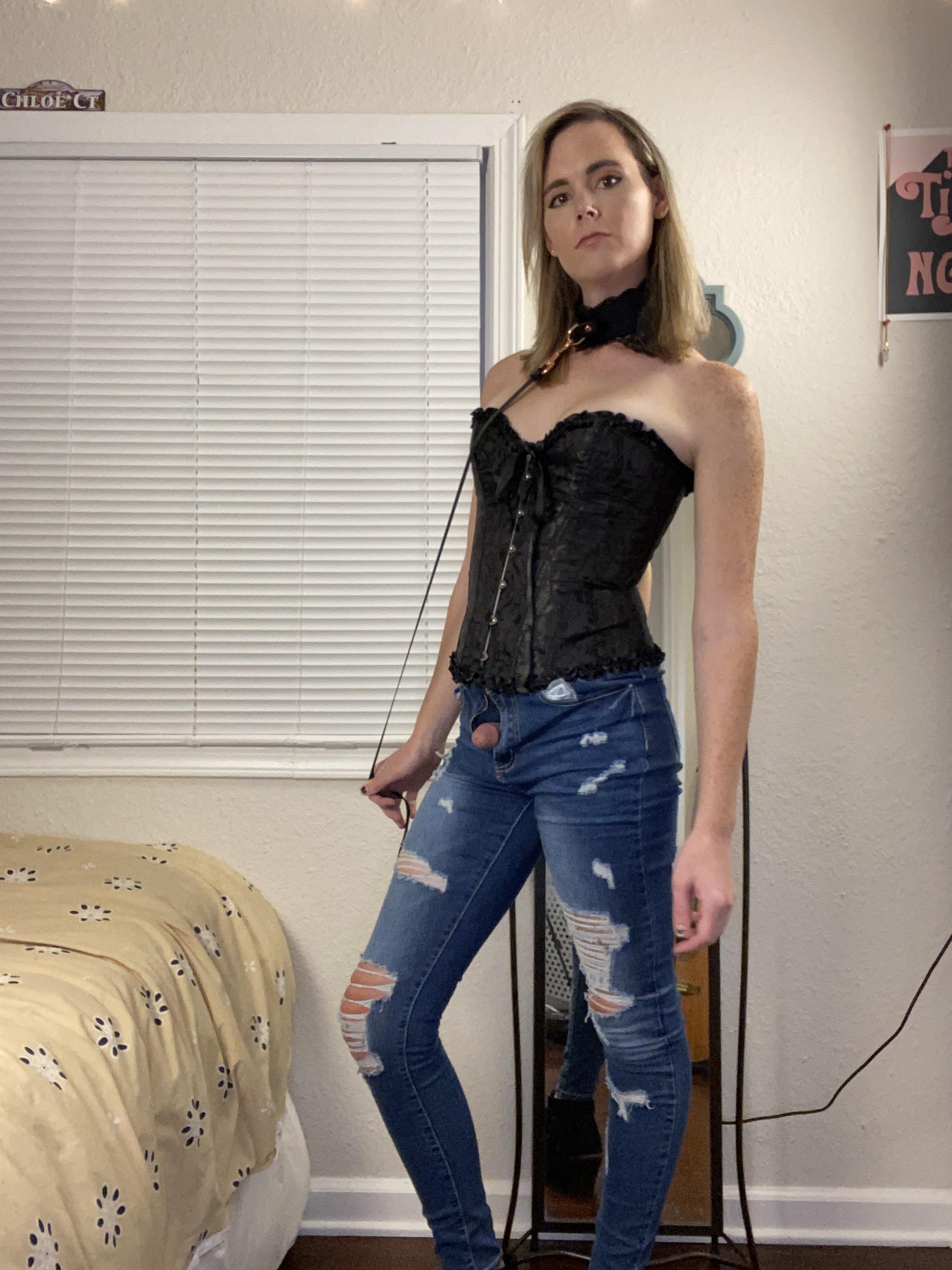 Who wants my leash? | Scrolller