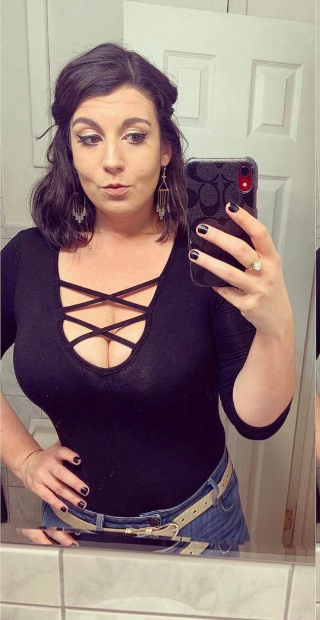 Who wants to see more of my wife? | Scrolller