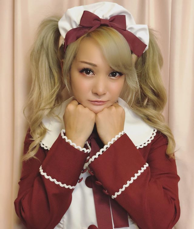 Why Does She Look Afraid Here? | Scrolller