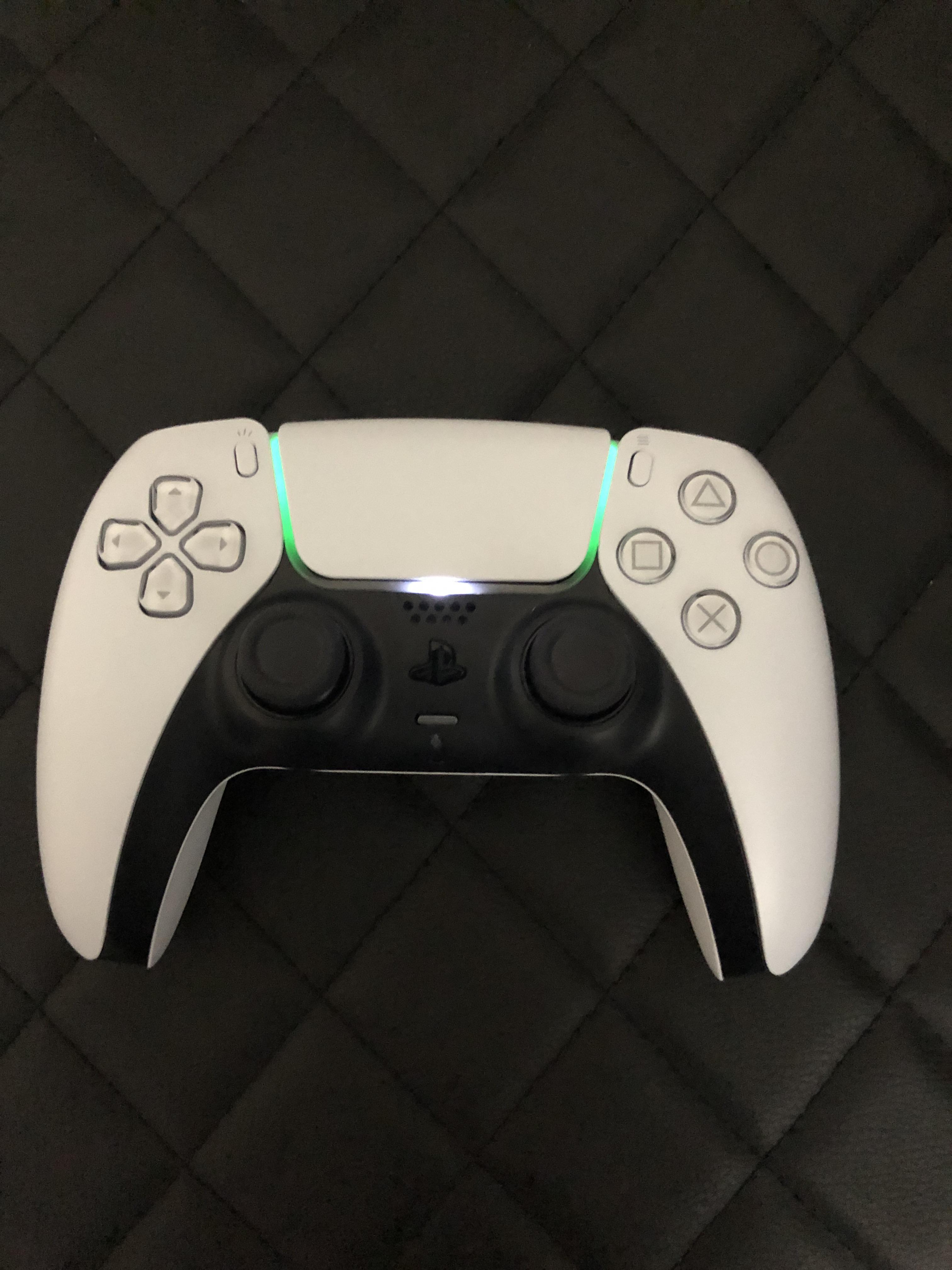 Why is my controller glowing green?! | Scrolller