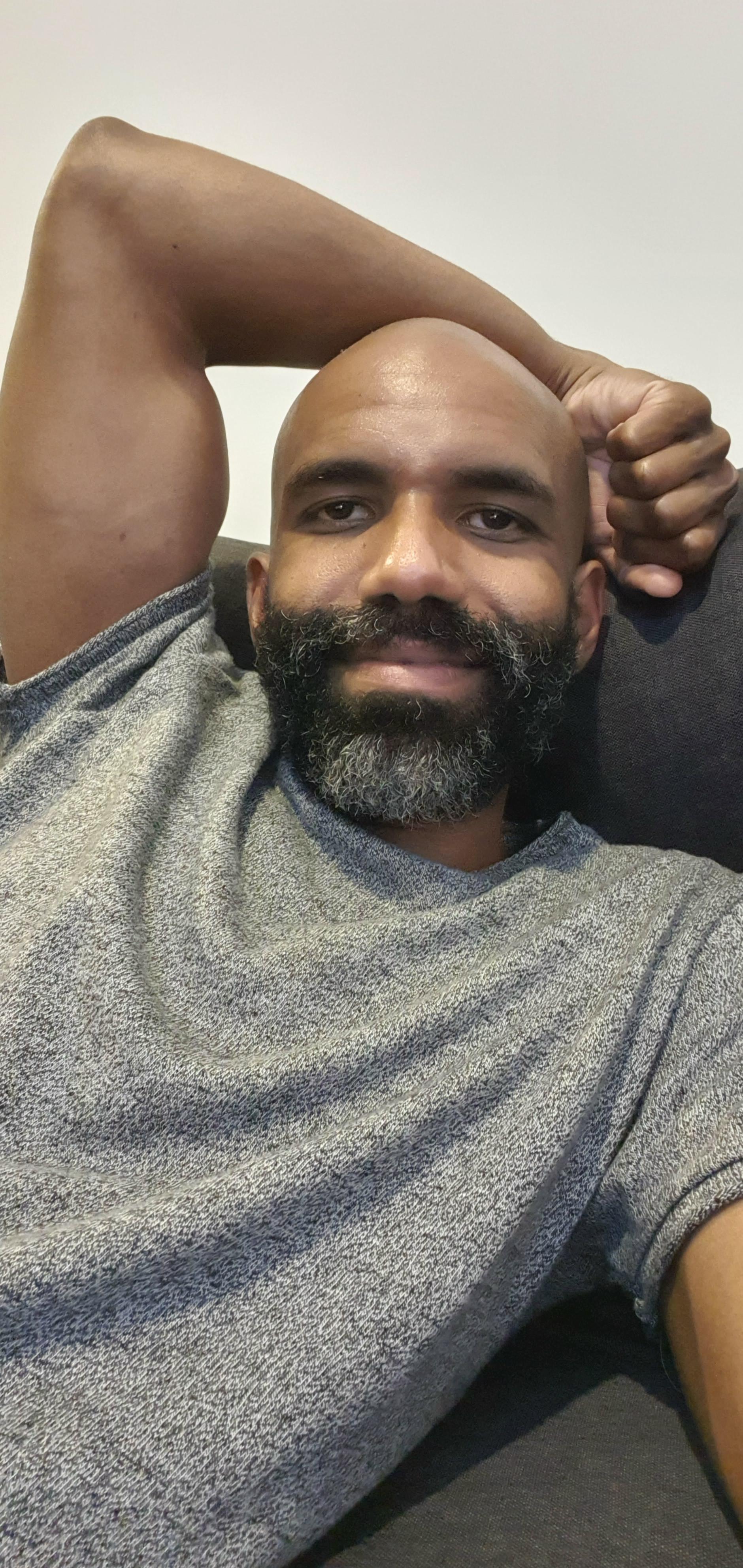 Why is there no bald and beard emoji? 👨🏾‍🦲 + 🧔🏾 = 🤷🏾‍♂️ | Scrolller