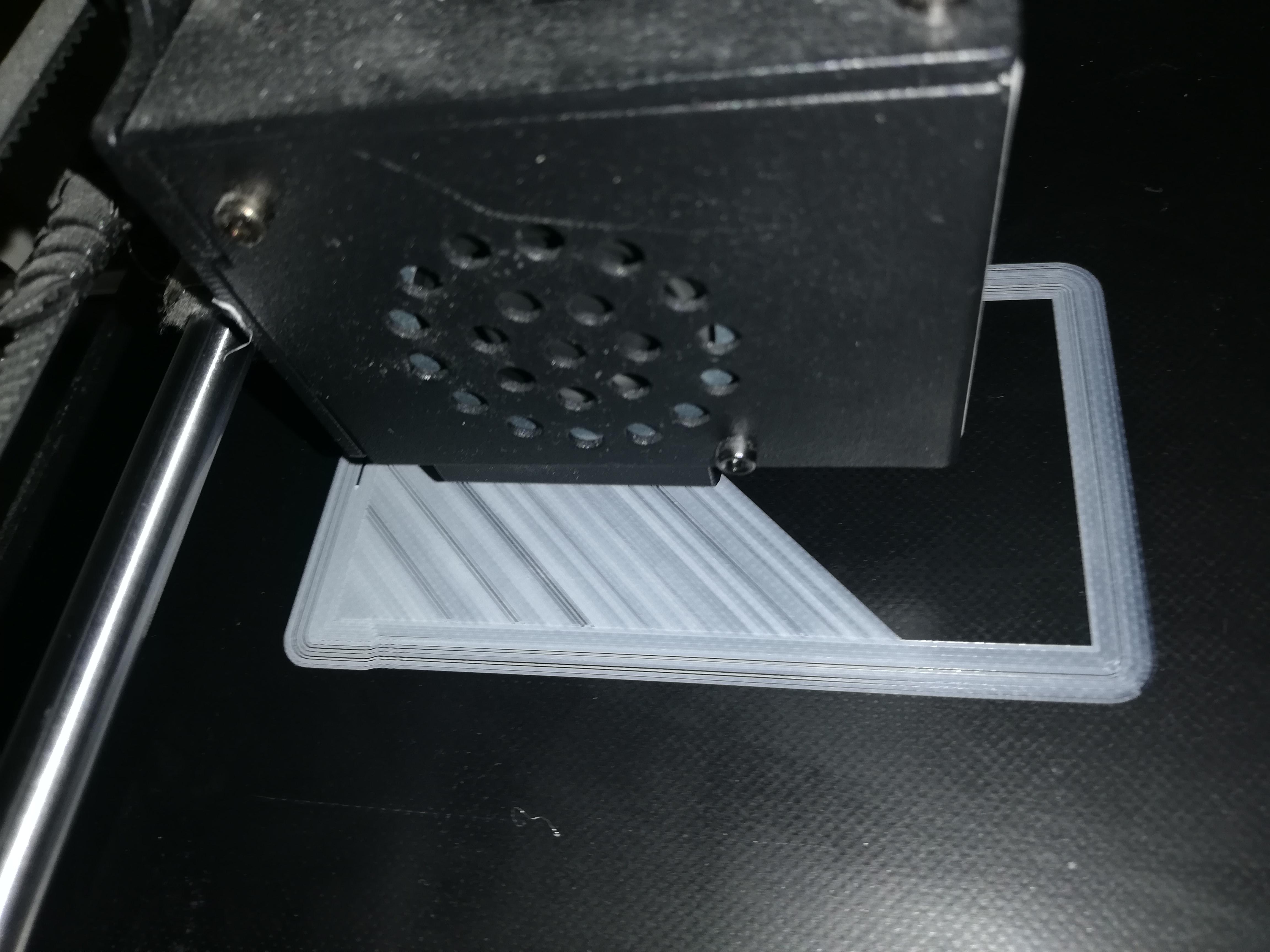 why there are gaps on first layer? | Scrolller