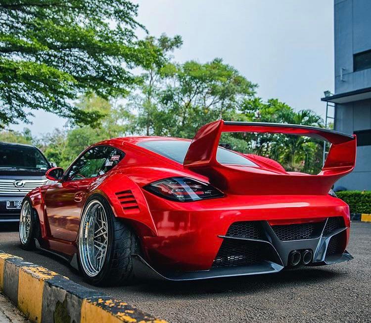 Widebody Porsche Cayman | Scrolller