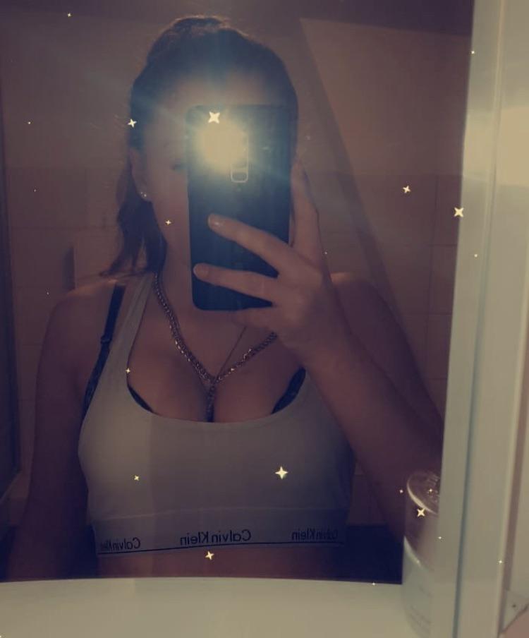 Wie findet ihr sie ? | Scrolller