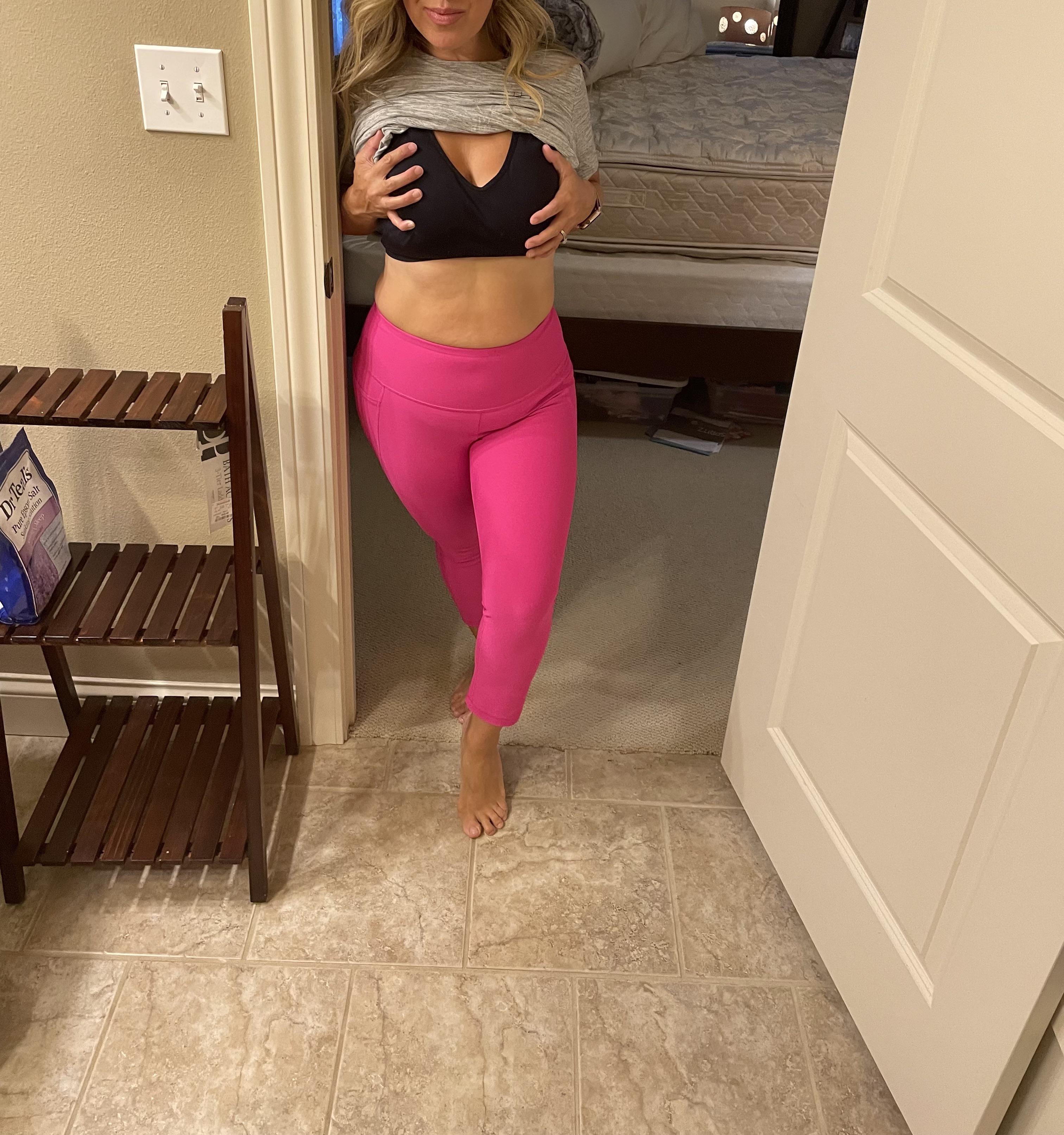 Wife pic trade with verified members. | Scrolller