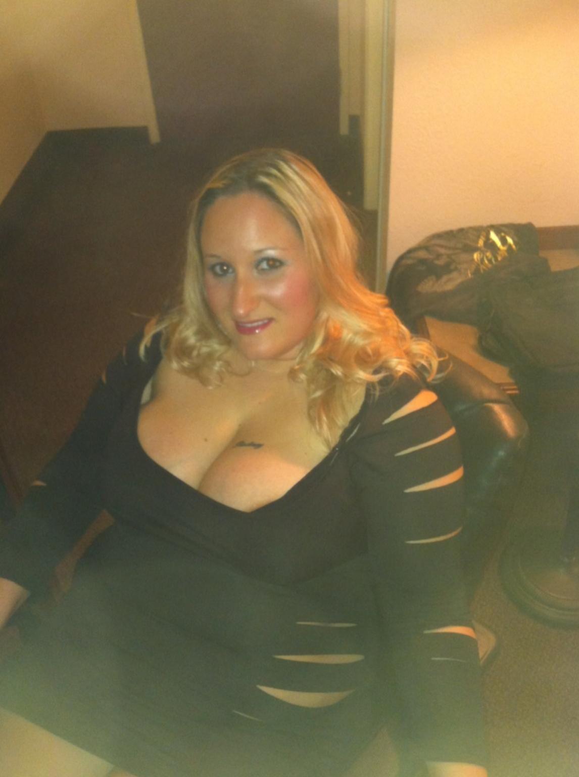 Wifey ready to hit swingers club | Scrolller