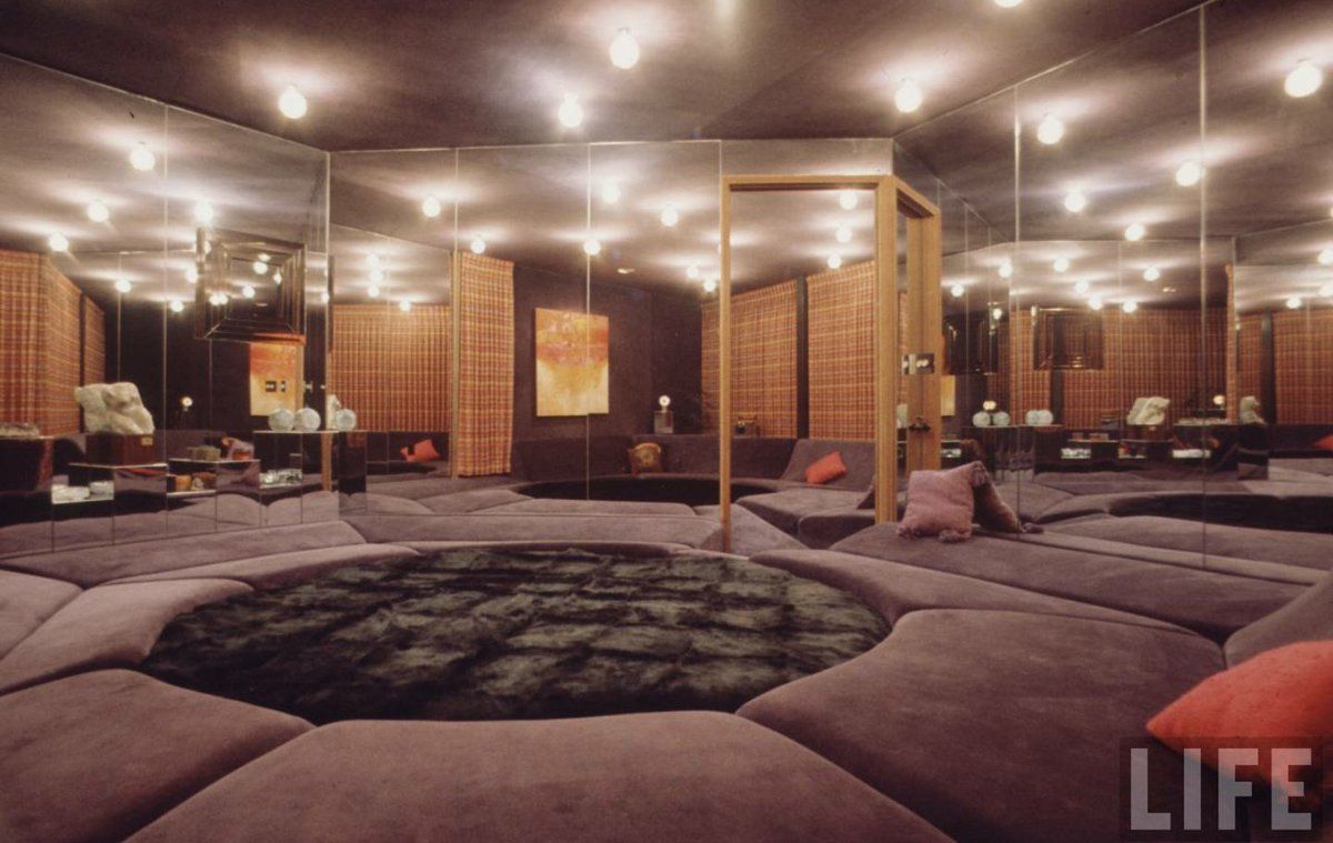 Wilt Chamberlain's playroom, 1972. A wall-to-wall waterbed covered with black rabbit fur | Scrolller