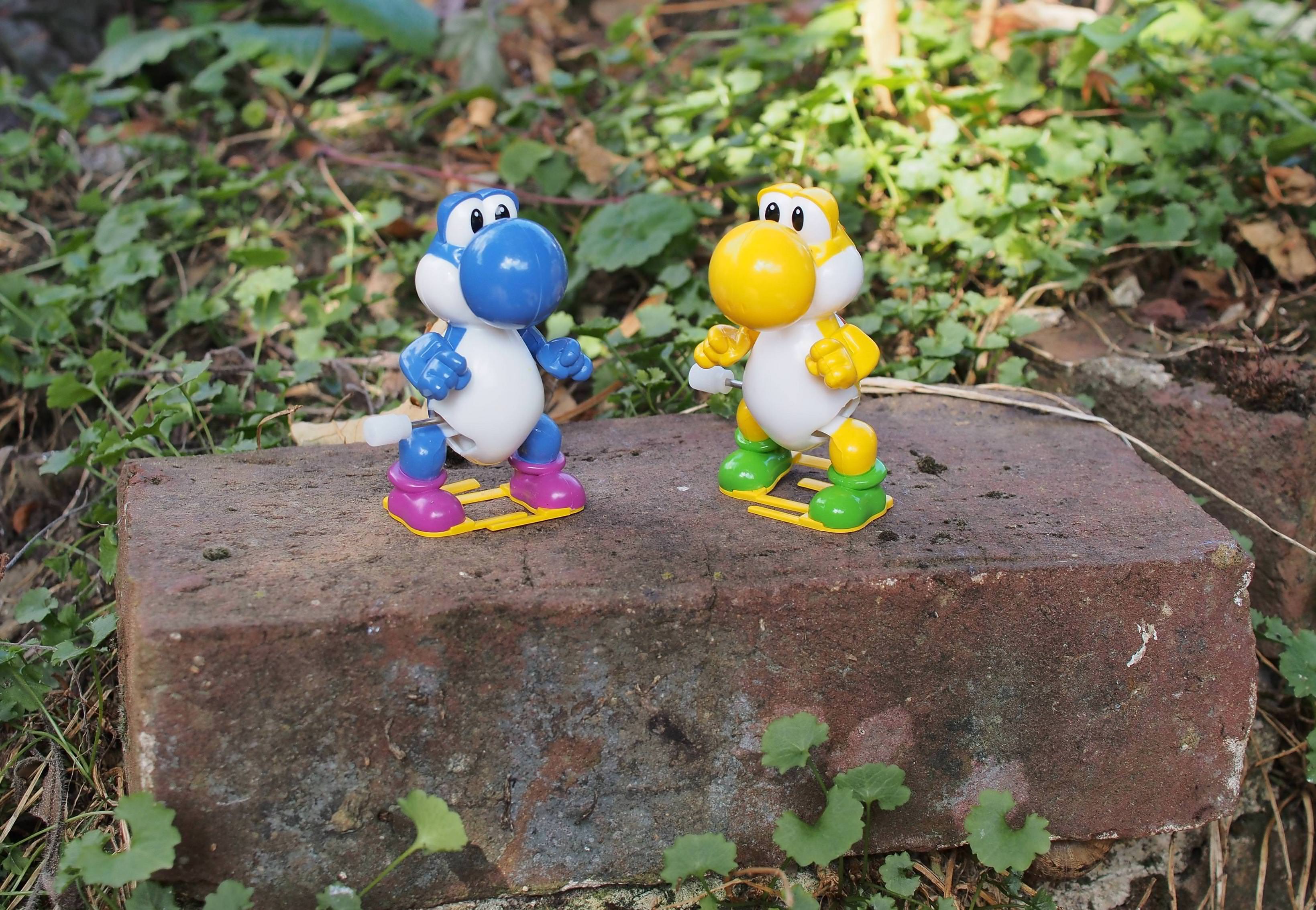 Wind-up Mini Yoshis! | Scrolller