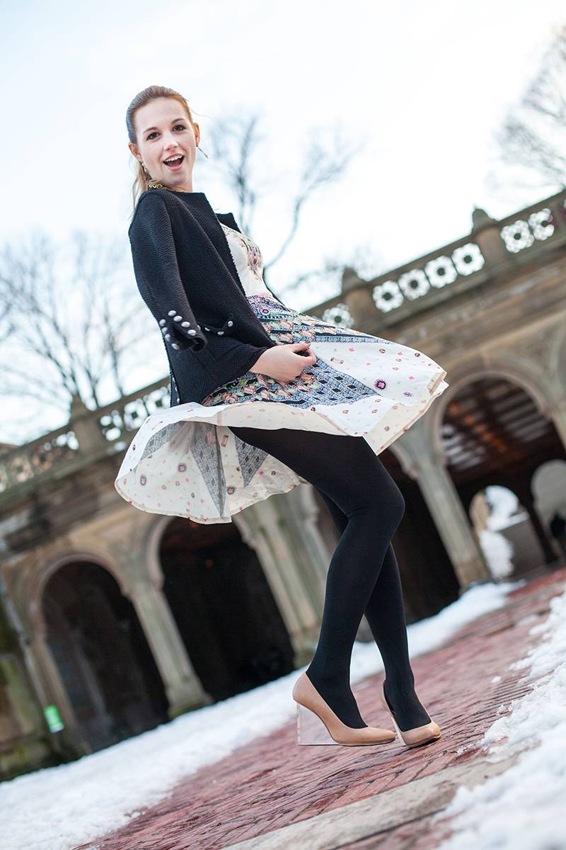 Windy Day (x/post r/TightsAndLooseClothes) | Scrolller