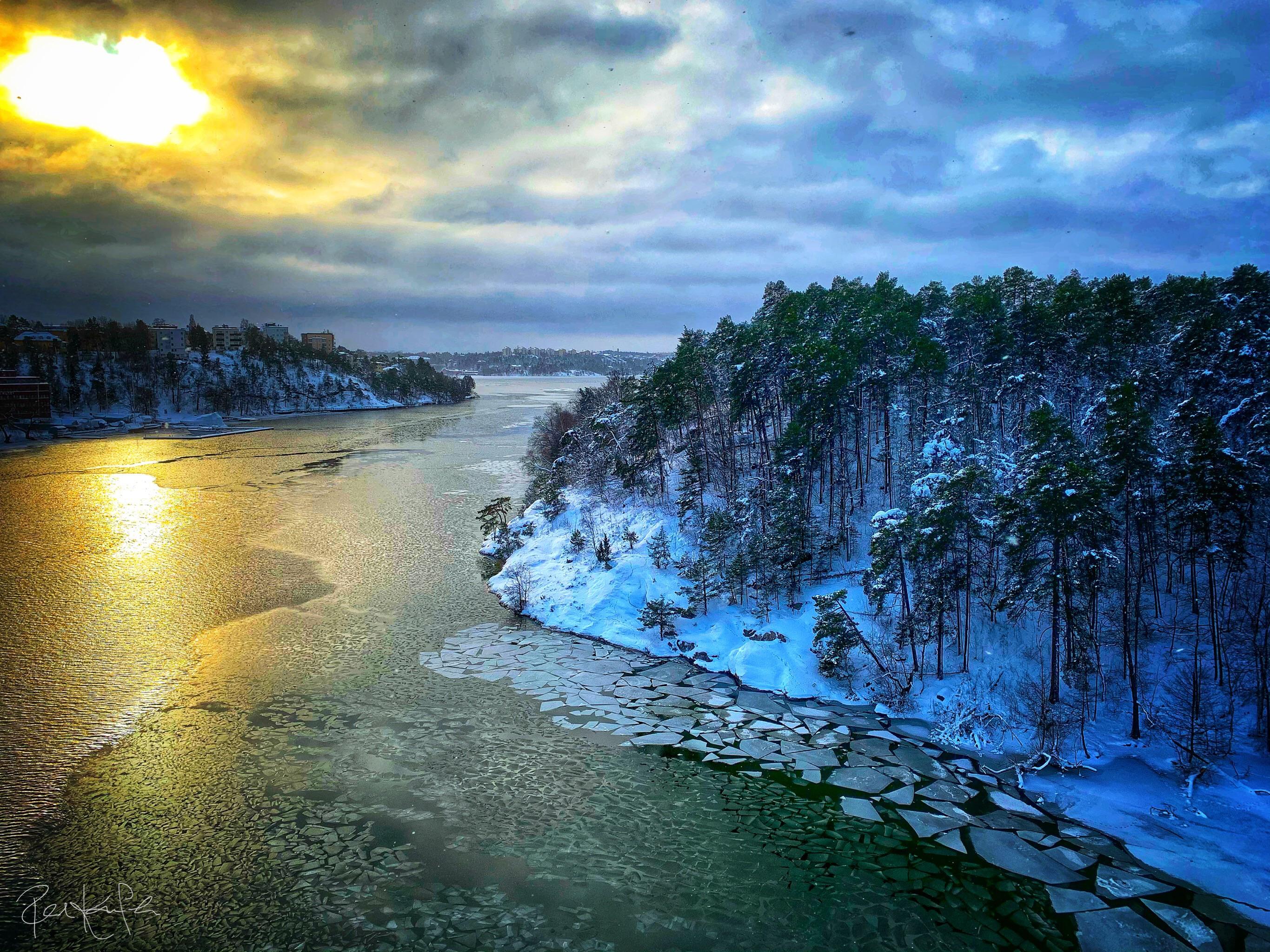 Winter Landscape - Variations in ice structure. (Stockholm, Sweden) | Scrolller