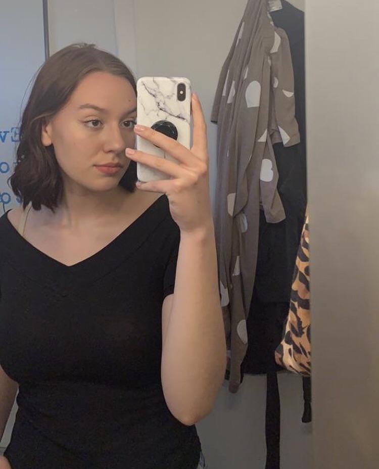 Wollt ihr mehr von der geilen Schlampe?👅💦💦🍆🤤 Upvote! | Scrolller