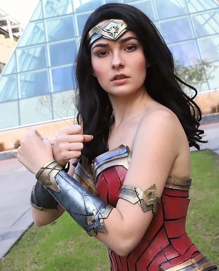 Wonder Woman | Scrolller