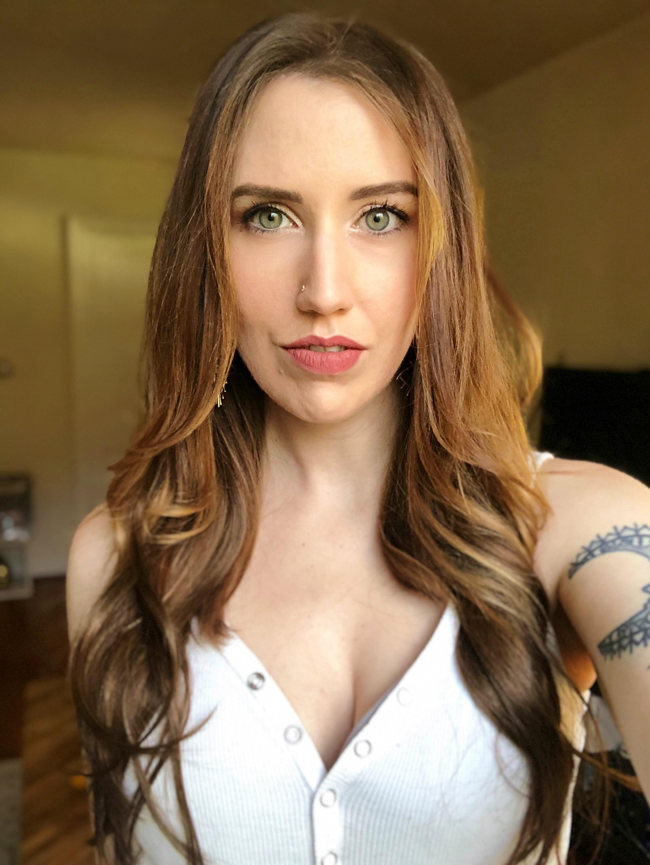 Wondering if I have a match 🧐 25F | Scrolller