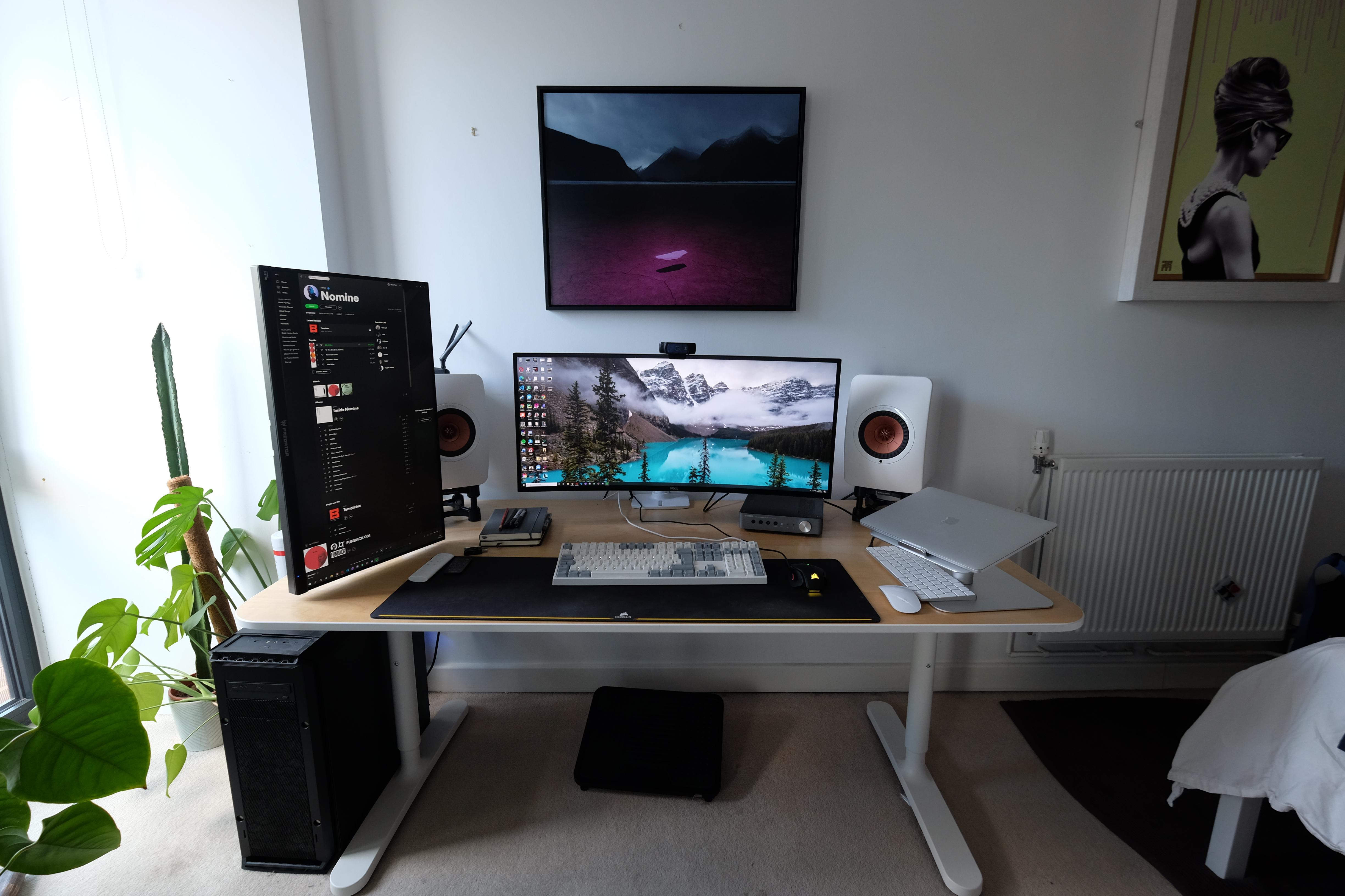 Work from home-station | Scrolller