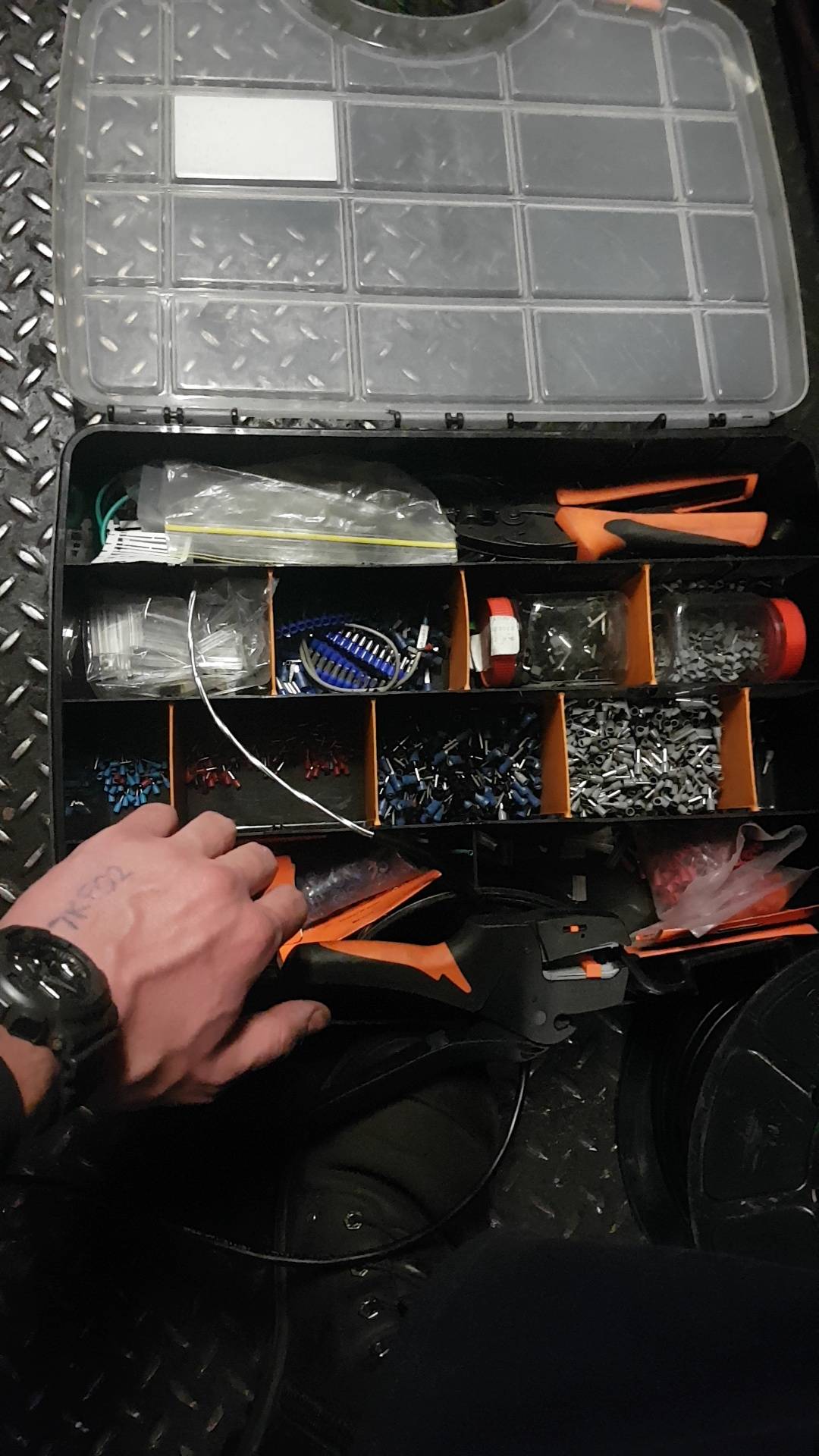 Work hands. | Scrolller