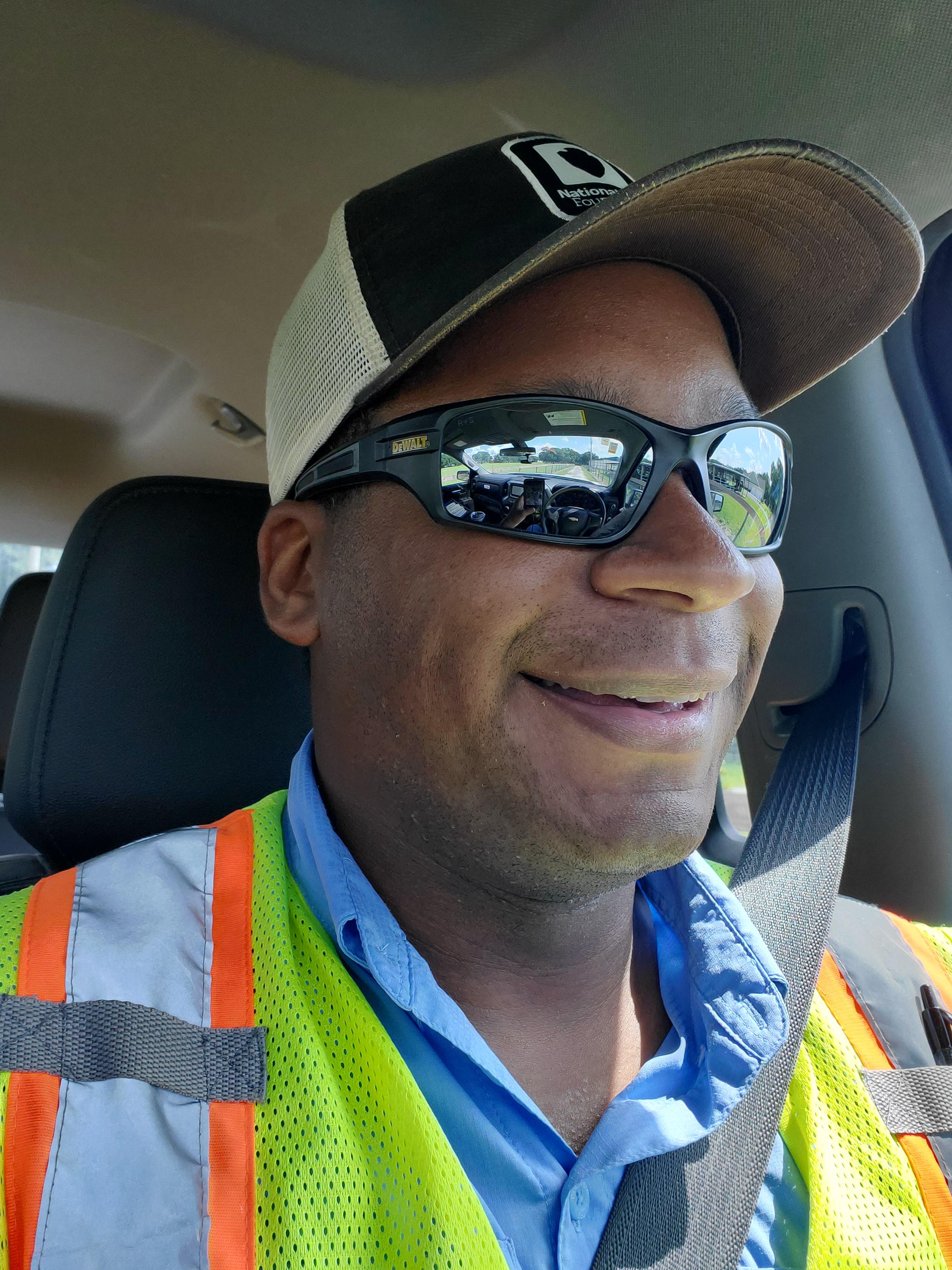 Work Selfie (18+) | Scrolller