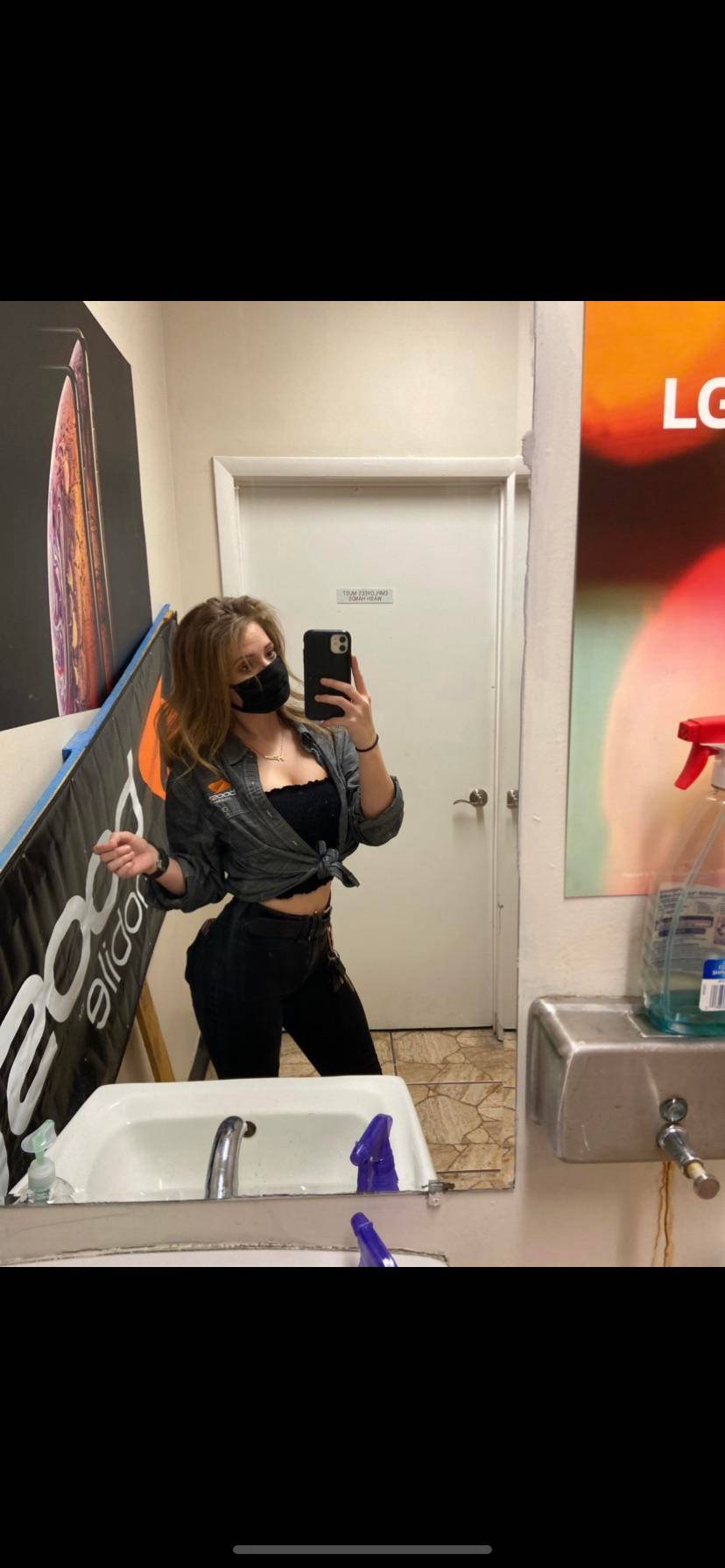 Work selfie 😗 ️ | Scrolller