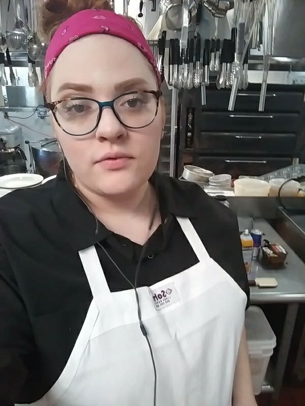 Work selfie! I'm a pastry chef, what's your favorite dessert? | Scrolller