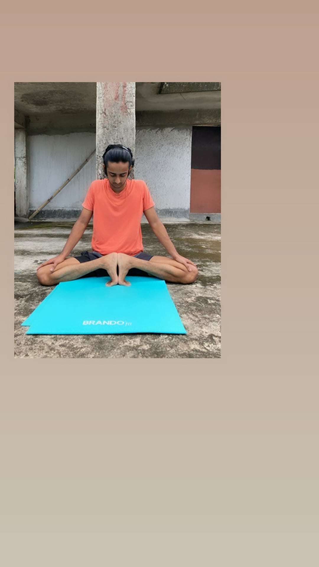 Working on my knee flexibility! | Scrolller