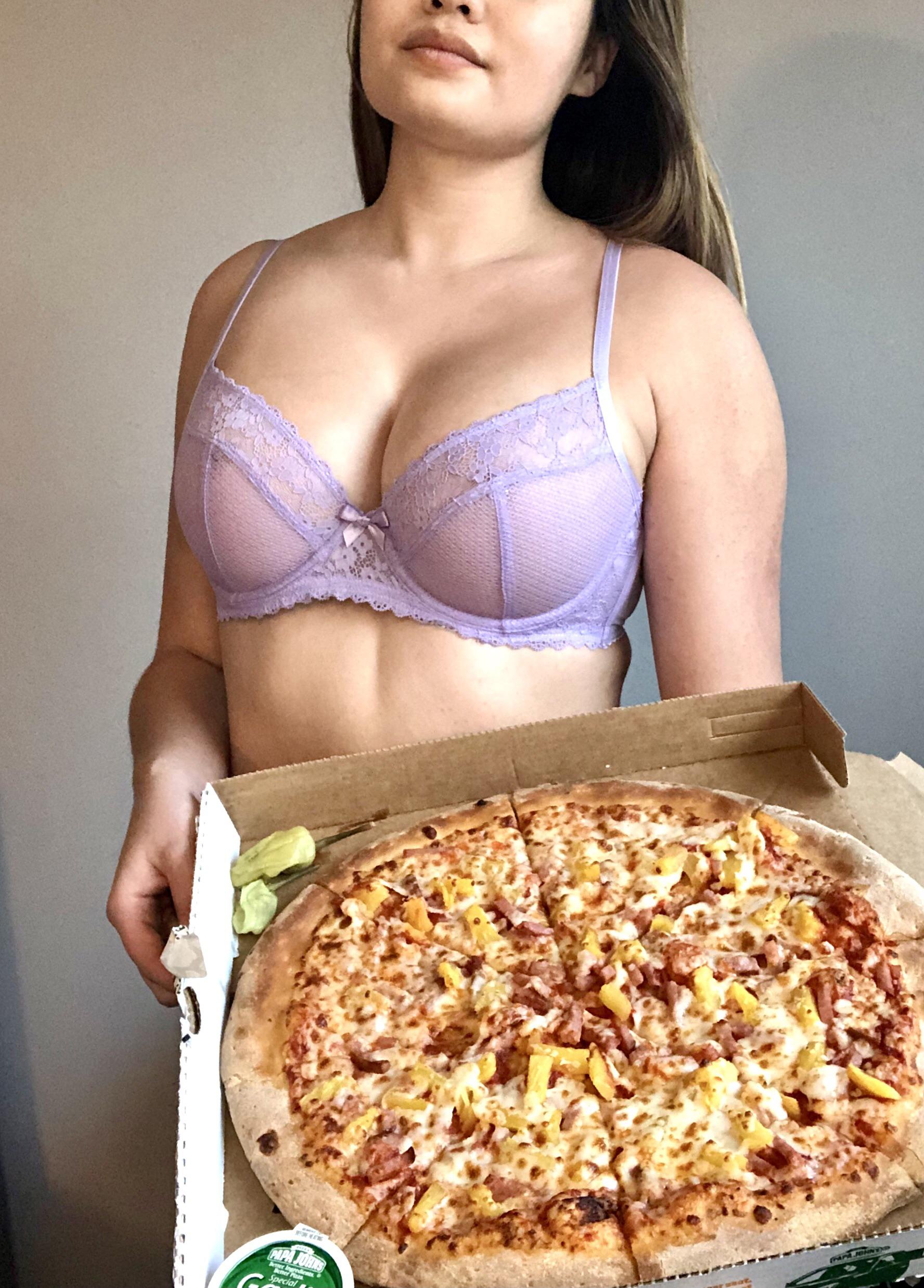 Workout and eat pizza | Scrolller