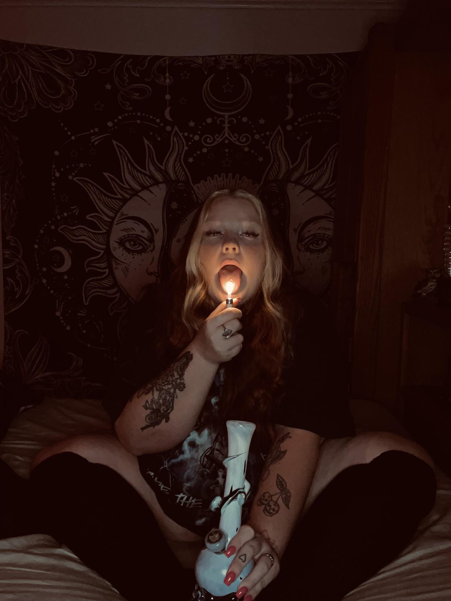 Would you come smoke with me? 💨 | Scrolller