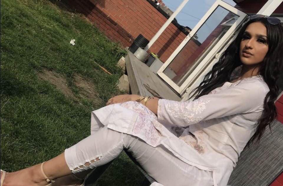Would You Do This Aunty Scrolller