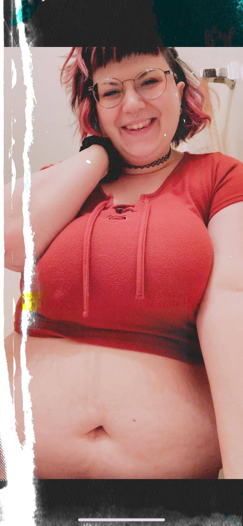 Would you kiss my belly? | Scrolller