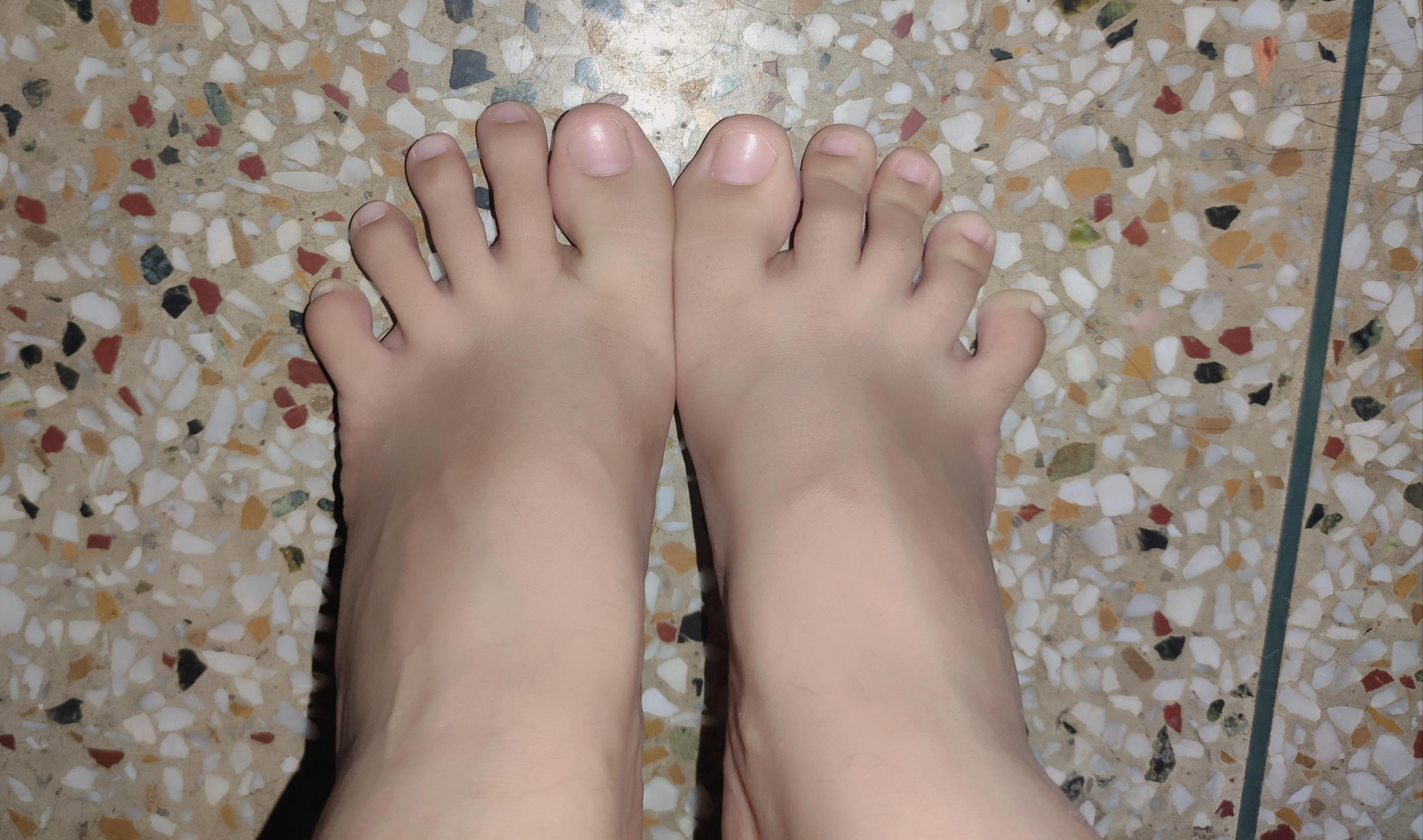 Would you rub them for me ?? 😋😋 | Scrolller