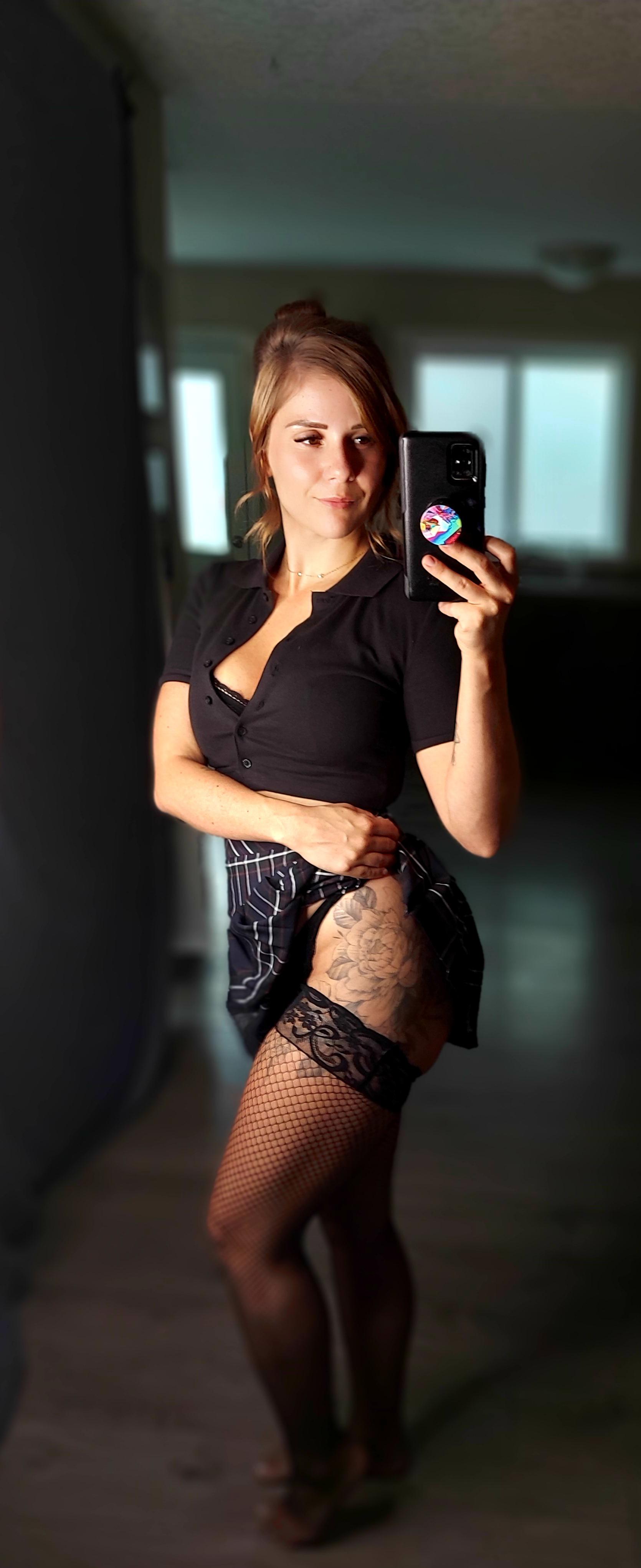 Do you like hip tattoos? | Scrolller