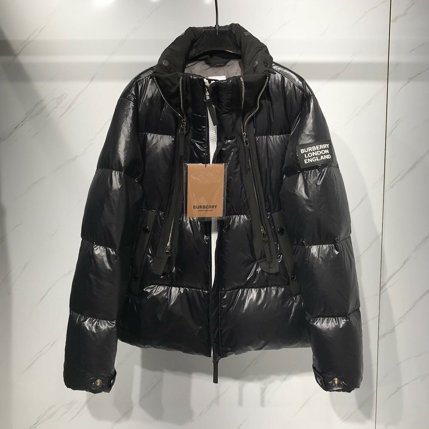 [WTC] BURBERRY PUFFER JACKET | Scrolller