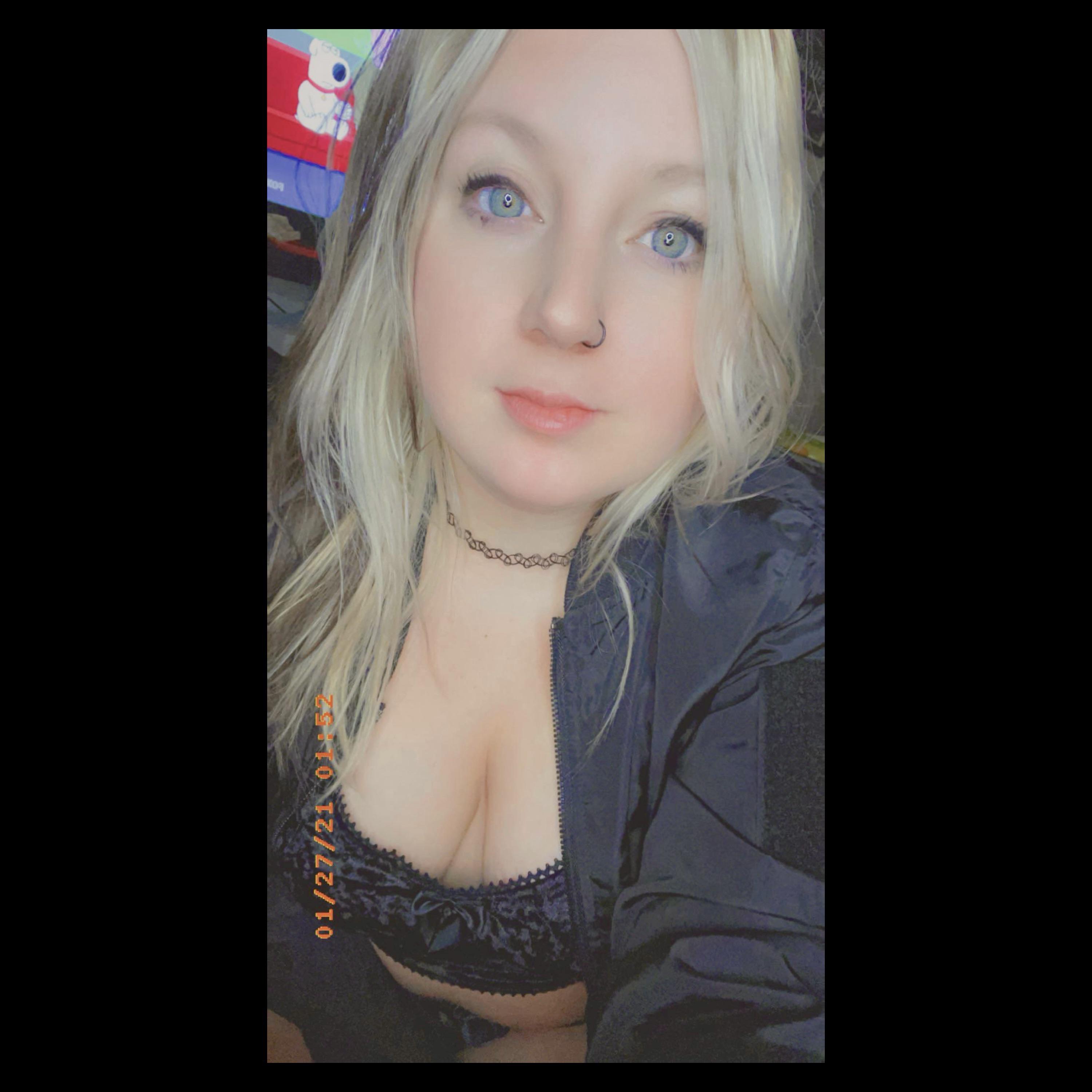 Xoxo 💋 [27F] | Scrolller