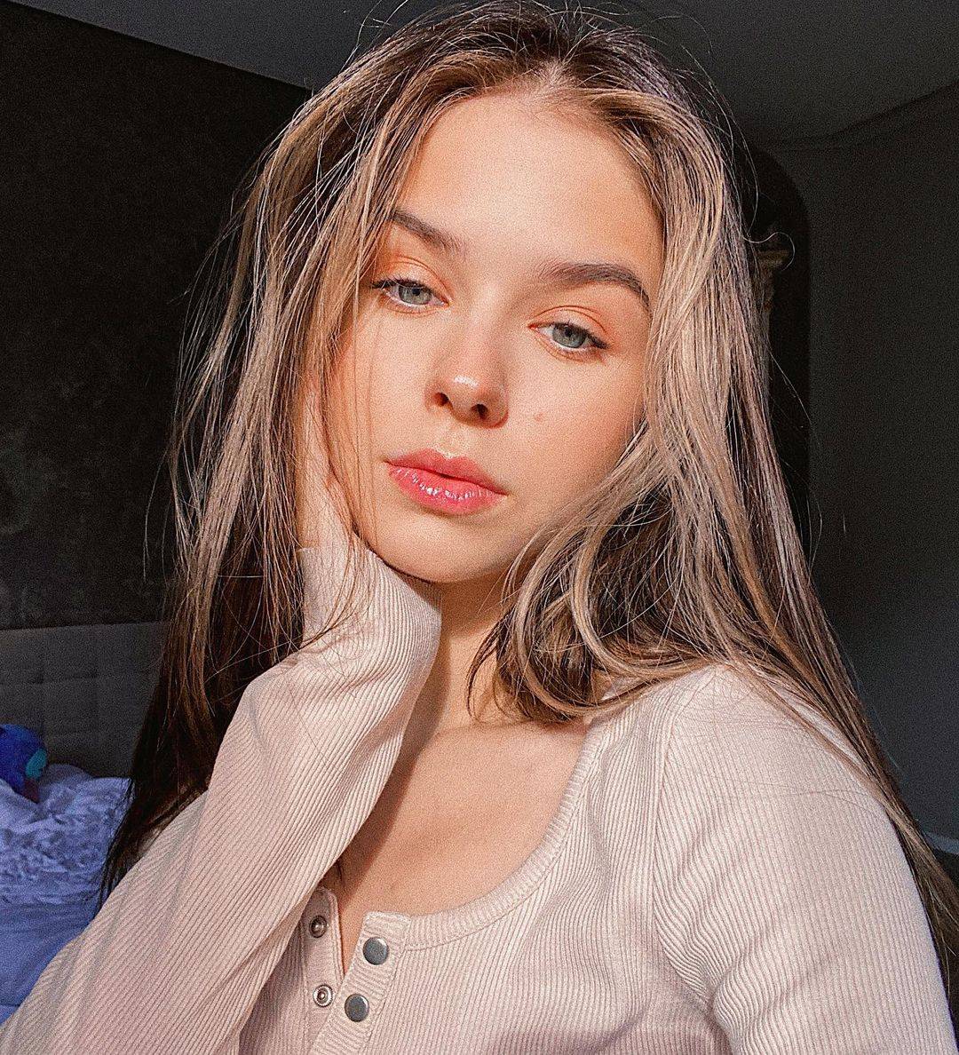 Yana Ivanova | Scrolller