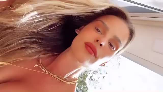 Yasmin Brunet | Scrolller