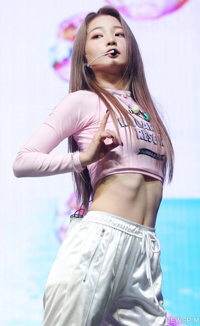 Yeonhee ! | Scrolller