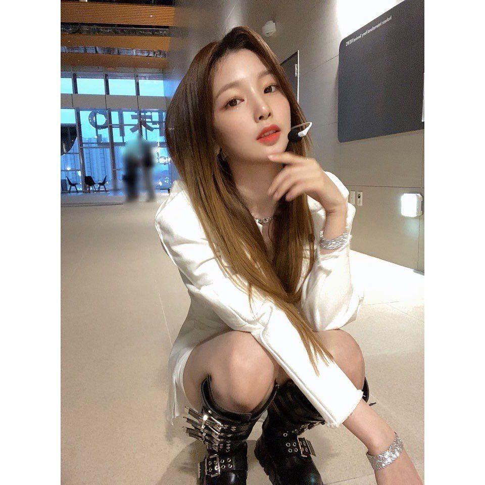 Yeonhee | Scrolller