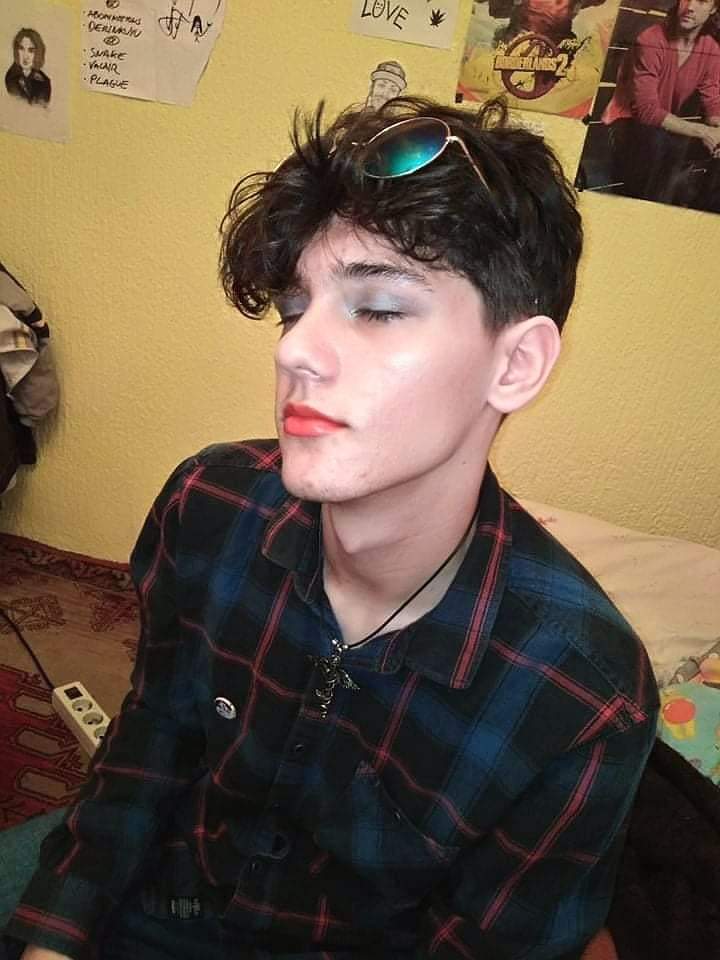 Yes hello is this good? | Scrolller